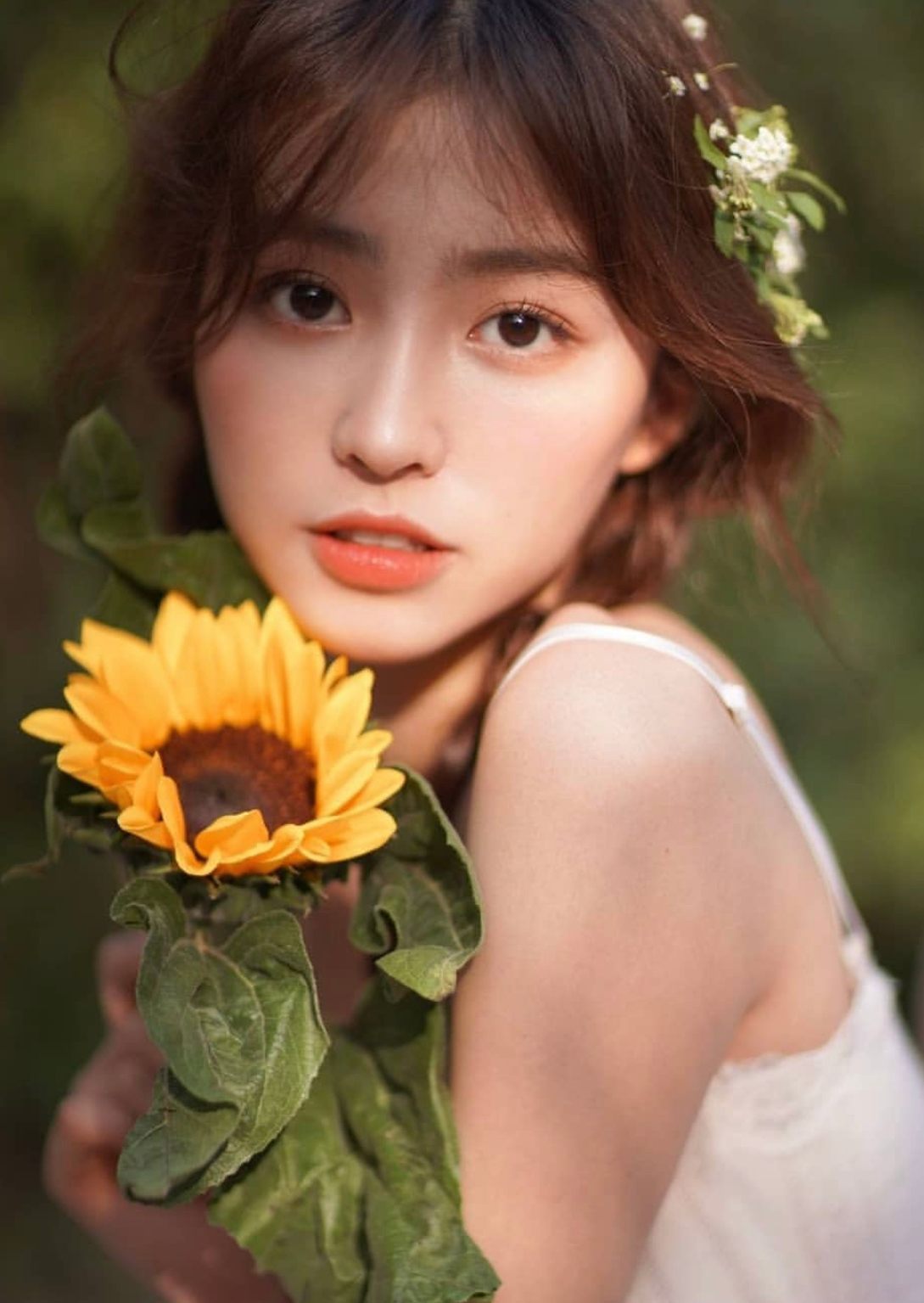 Meet Chinese Women - Date With Singles Online on Chinese Dating Sites